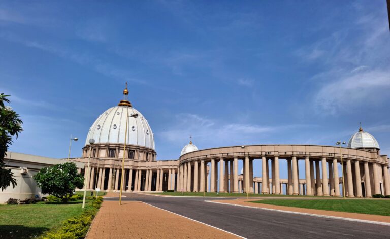 Yamoussoukro, Ivory Coast: Travel Guide and Tourism
